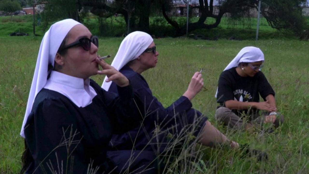 Le 'suore della cannabis': "Consumiamo ciò che coltiviamo" - La Stampa