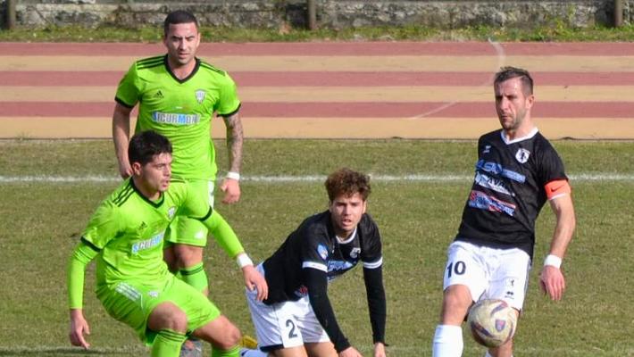 Calcio: Derthona, altro crollo e panchina di Daidola ormai traballante ...