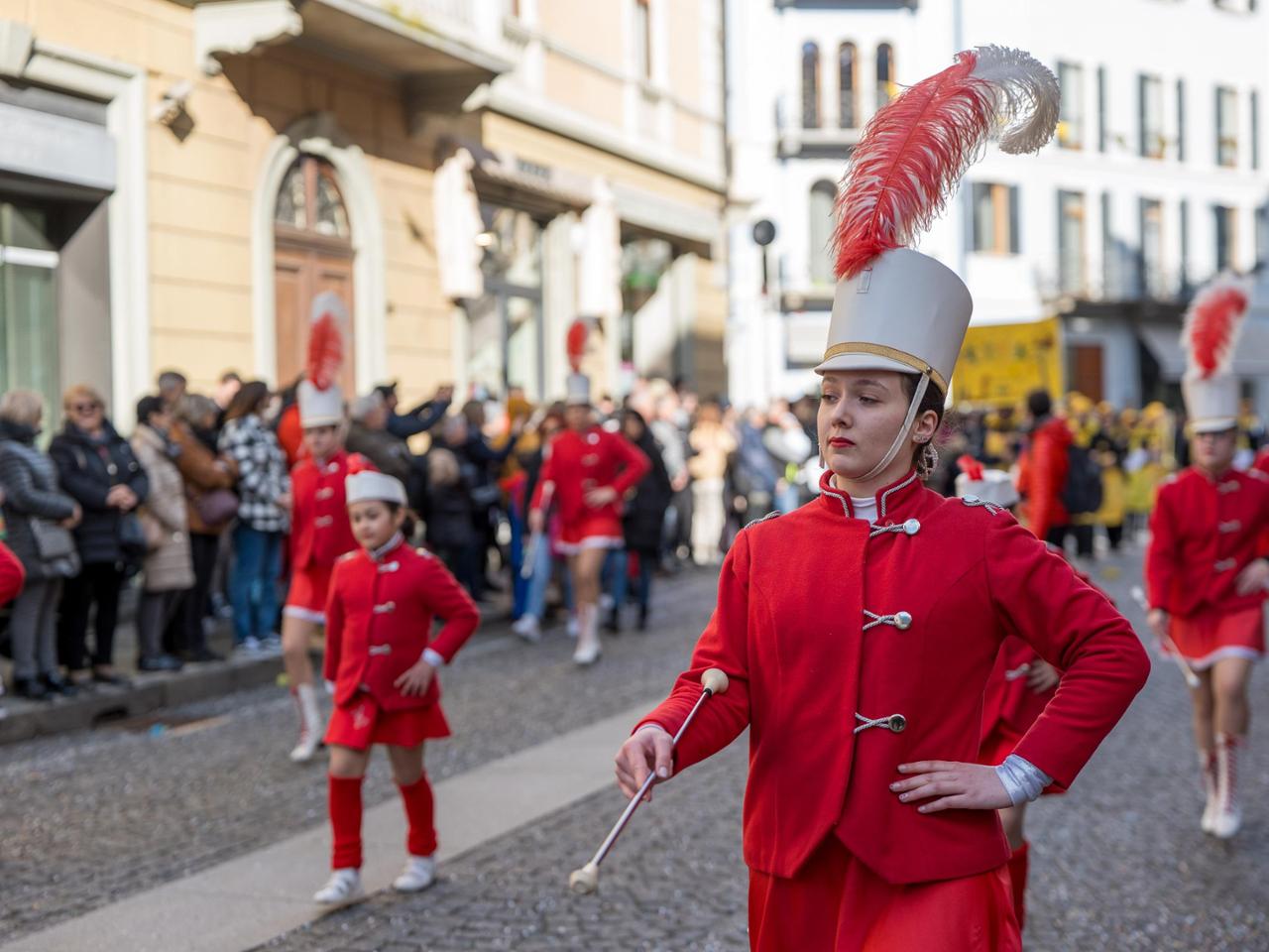 Domodossola, festa in piazza con il matrimonio di Carnevale del Togn e ...