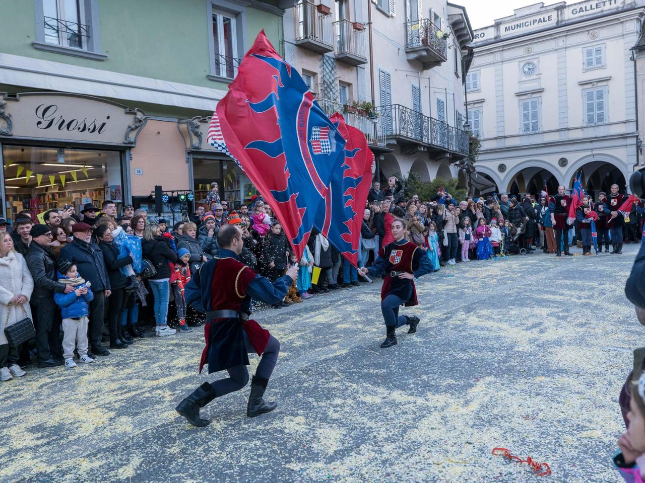 Domodossola, festa in piazza con il matrimonio di Carnevale del Togn e ...