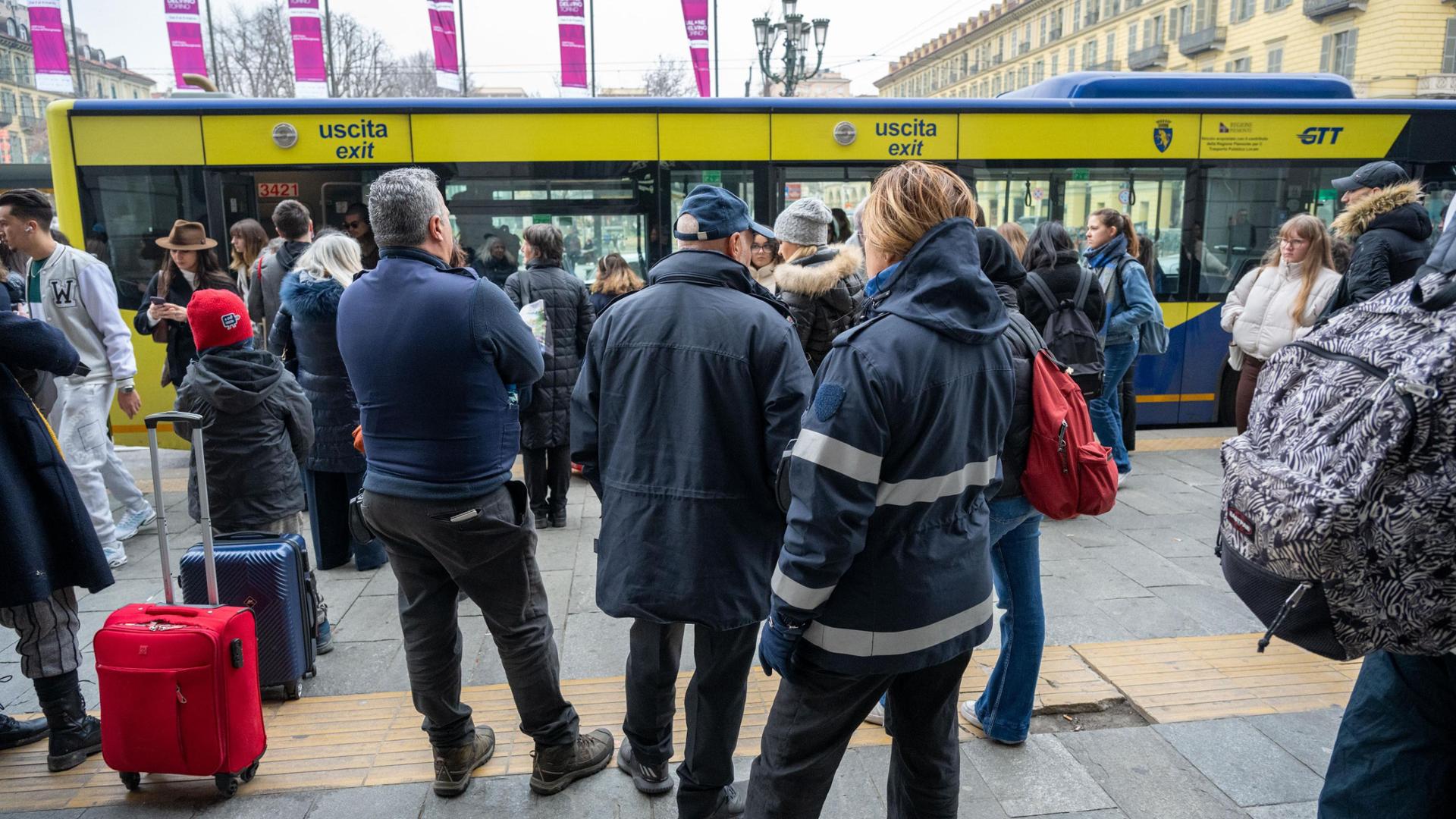Aggressioni ai controllori degli autobus: una al mese - La Stampa