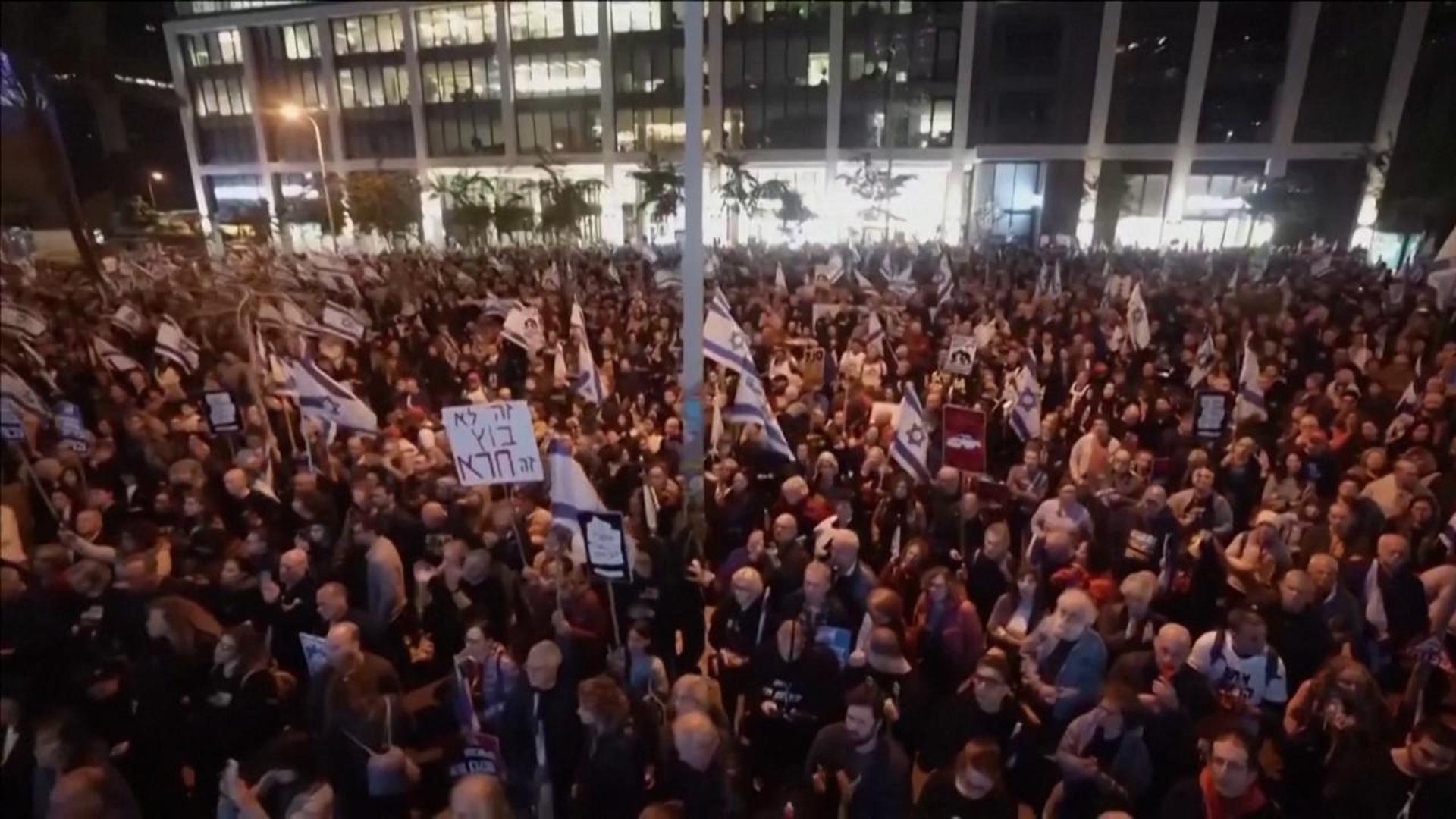 Israele, riesplode la protesta contro Netanyahu: cariche di polizia e ...