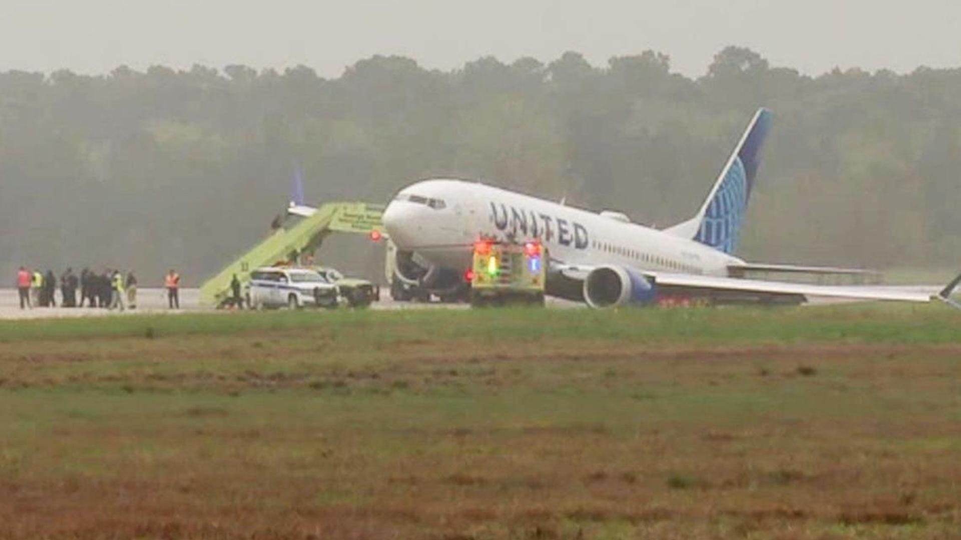 Boeing 737 Max esce di pista a Houston, passeggeri illesi - La Stampa