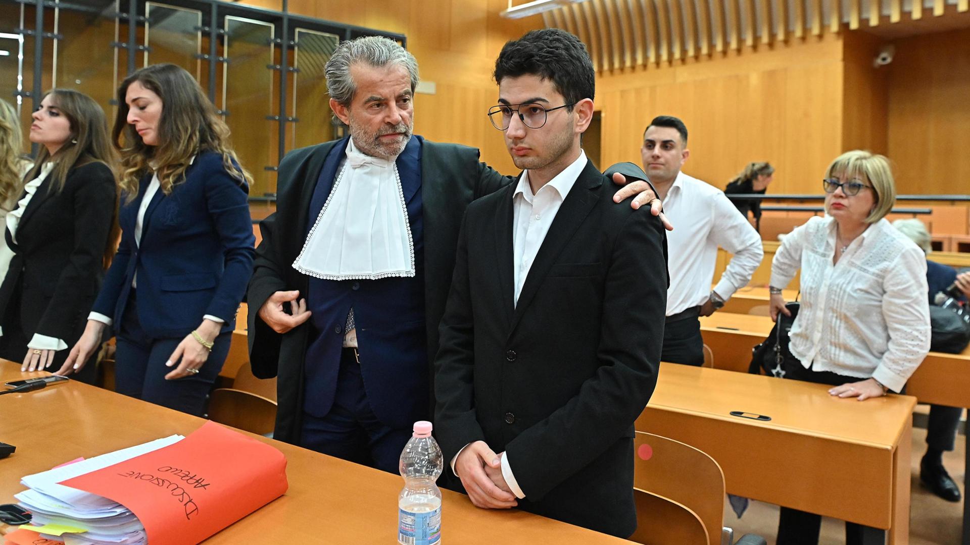 Alex Cotoia uccise il padre violento, ecco perché è stato condannato ...