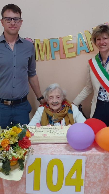 Verbania, festa per i 104 anni di Giulia Pellegrini - La Stampa