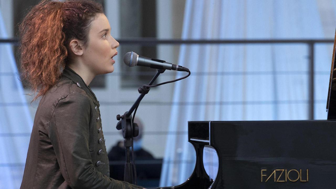 Frida Bollani sotto le stelle del jazz, un viaggio tra inediti e ...