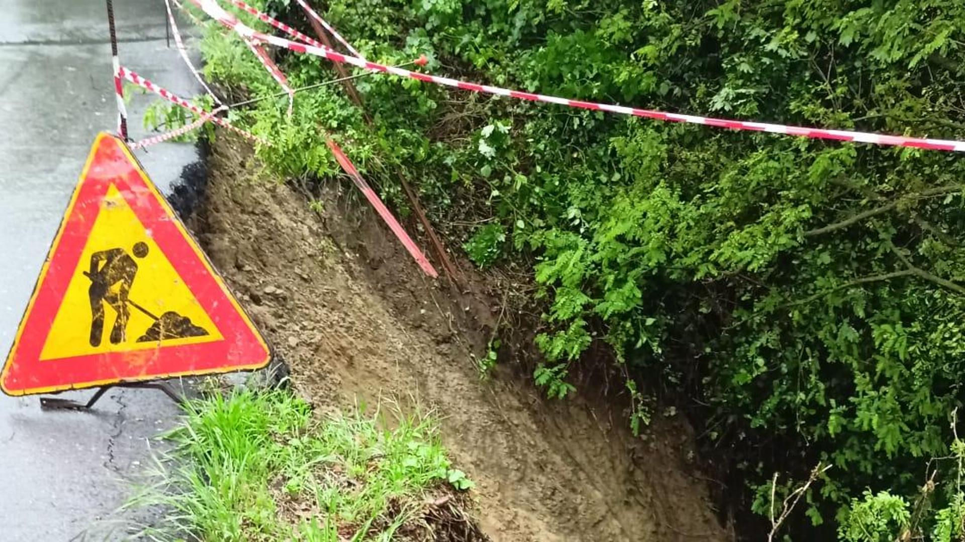 Verbania, cede la scarpata di una strada privata sul Monterosso - La Stampa