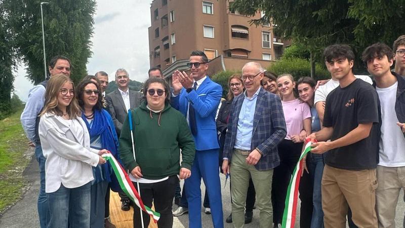 Percorso pedo-tattile per agevolare l’ingresso agli allievi non vedenti ...
