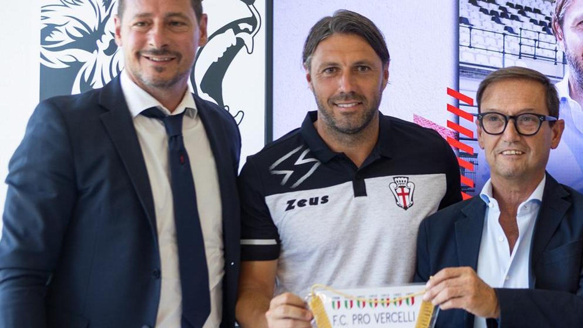 Senza ds e allenatore: la Pro Vercelli è in ritardo e non può più ...