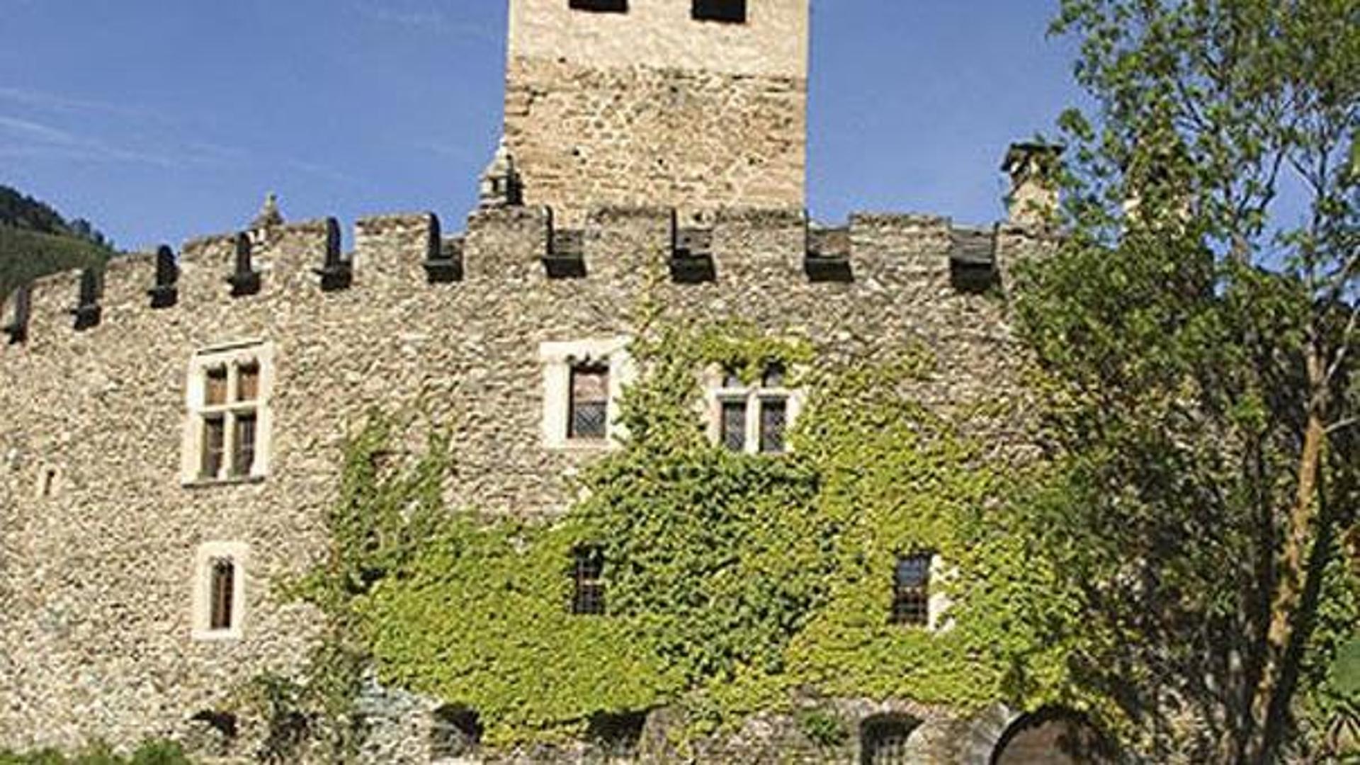 Castello di Introd garantita l’apertura durante l’estate - La Stampa