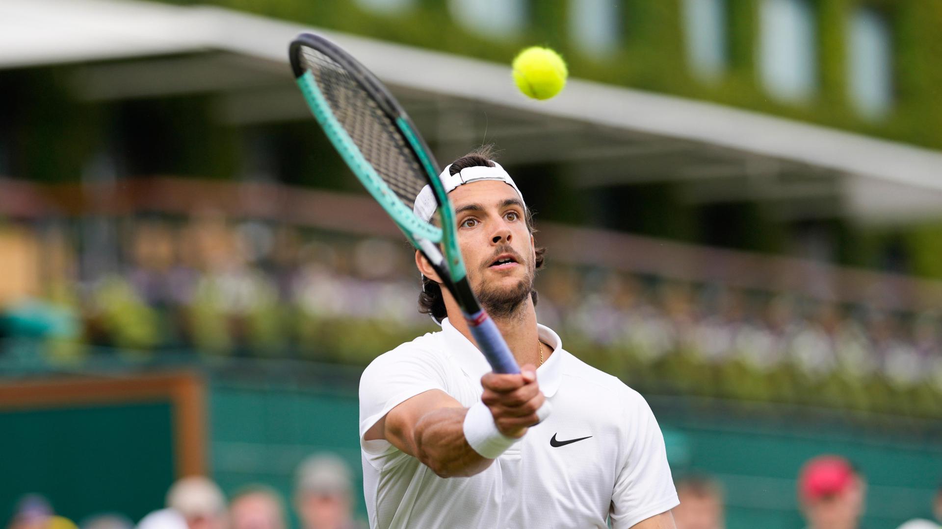 L’altro derby italiano a Wimbledon è di Musetti. Darderi battuto al 5 ...