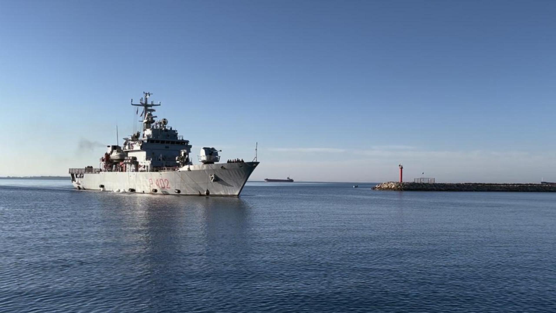Albania, arrivata la nave Libra con a bordo 8 migranti destinati al ...