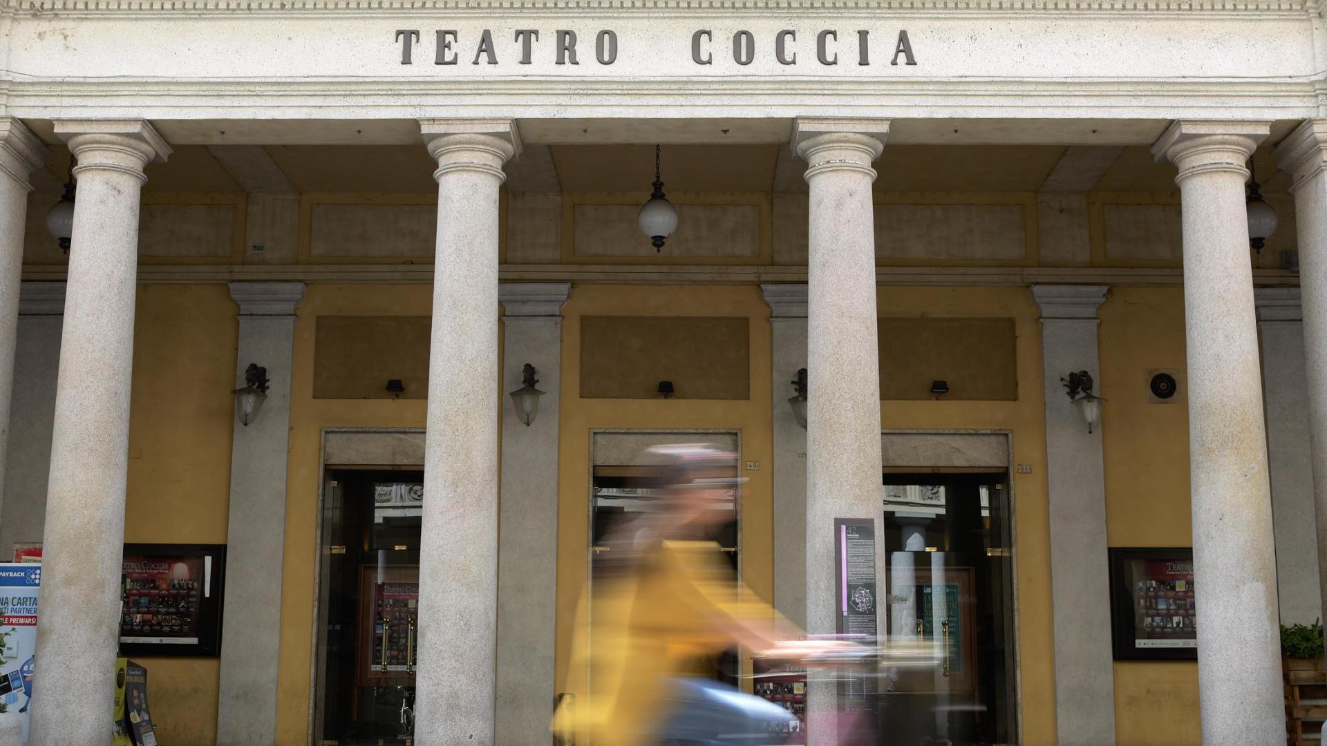 Il teatro Coccia cerca nuovi sponsor e mecenati - La Stampa