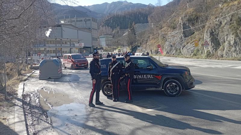 Sciopero con presidio dei lavoratori ai cancelli e produzione bloccata ...