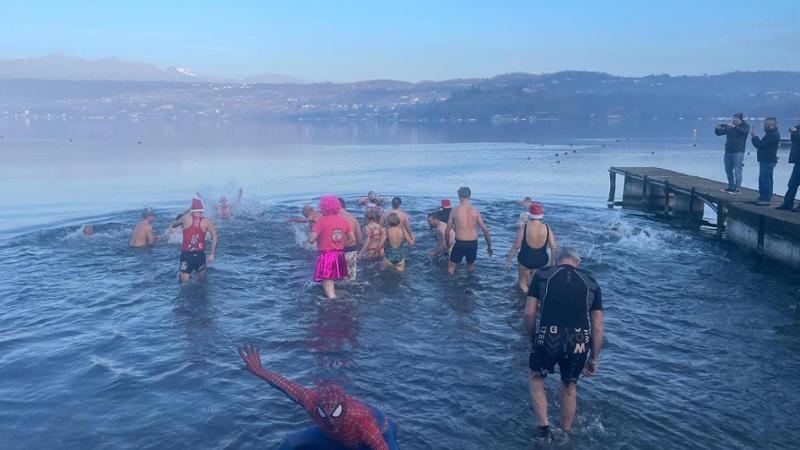 Oropa invasa dalle moto, a Viverone il tuffo nel lago - La Stampa