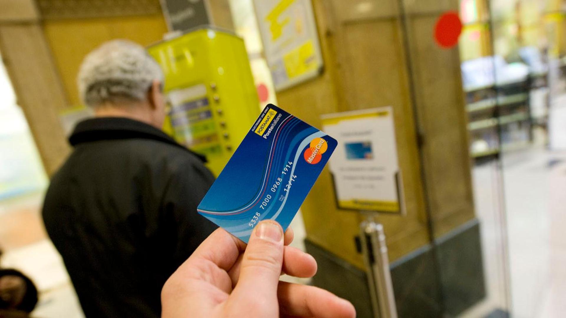 Carta Acquisti 2025 al via: come fare domanda e a chi spetta - La Stampa