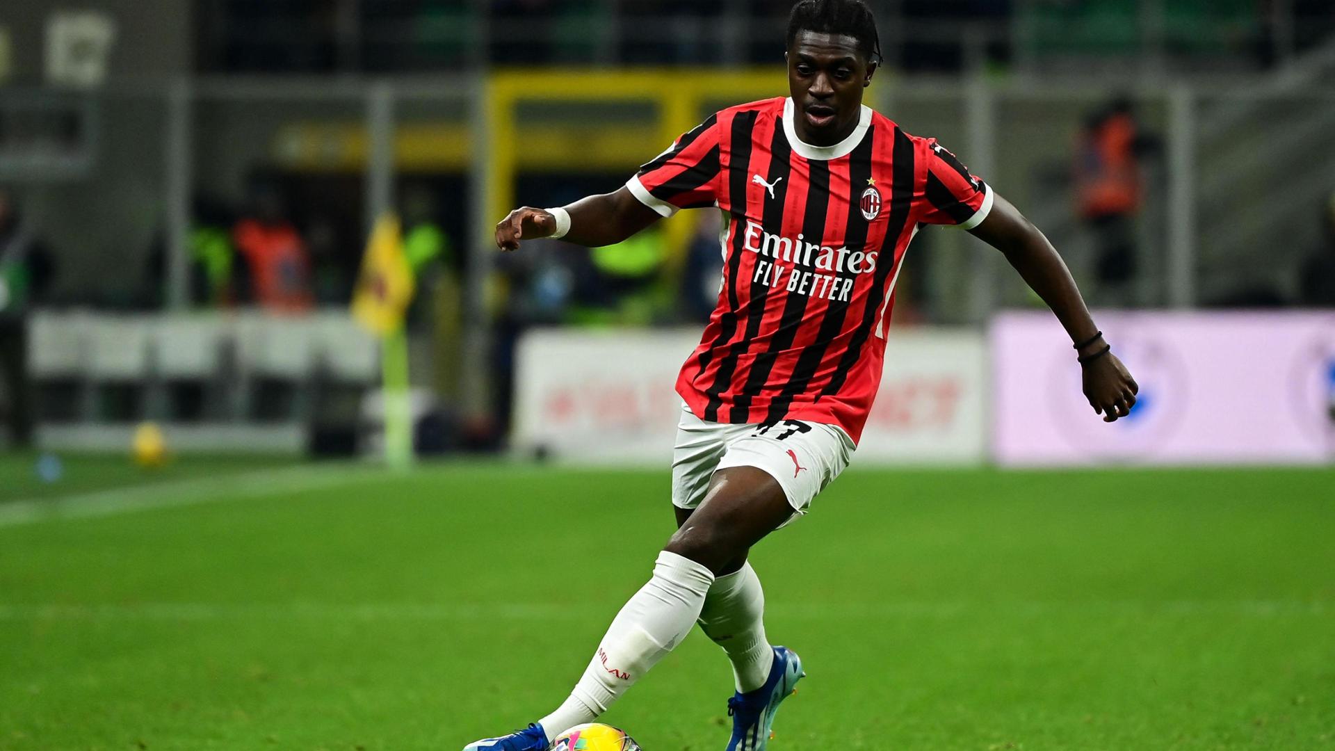 Calcio Bob Murphy Omoregbe novarese all'esordio con il Milan in serie A ...