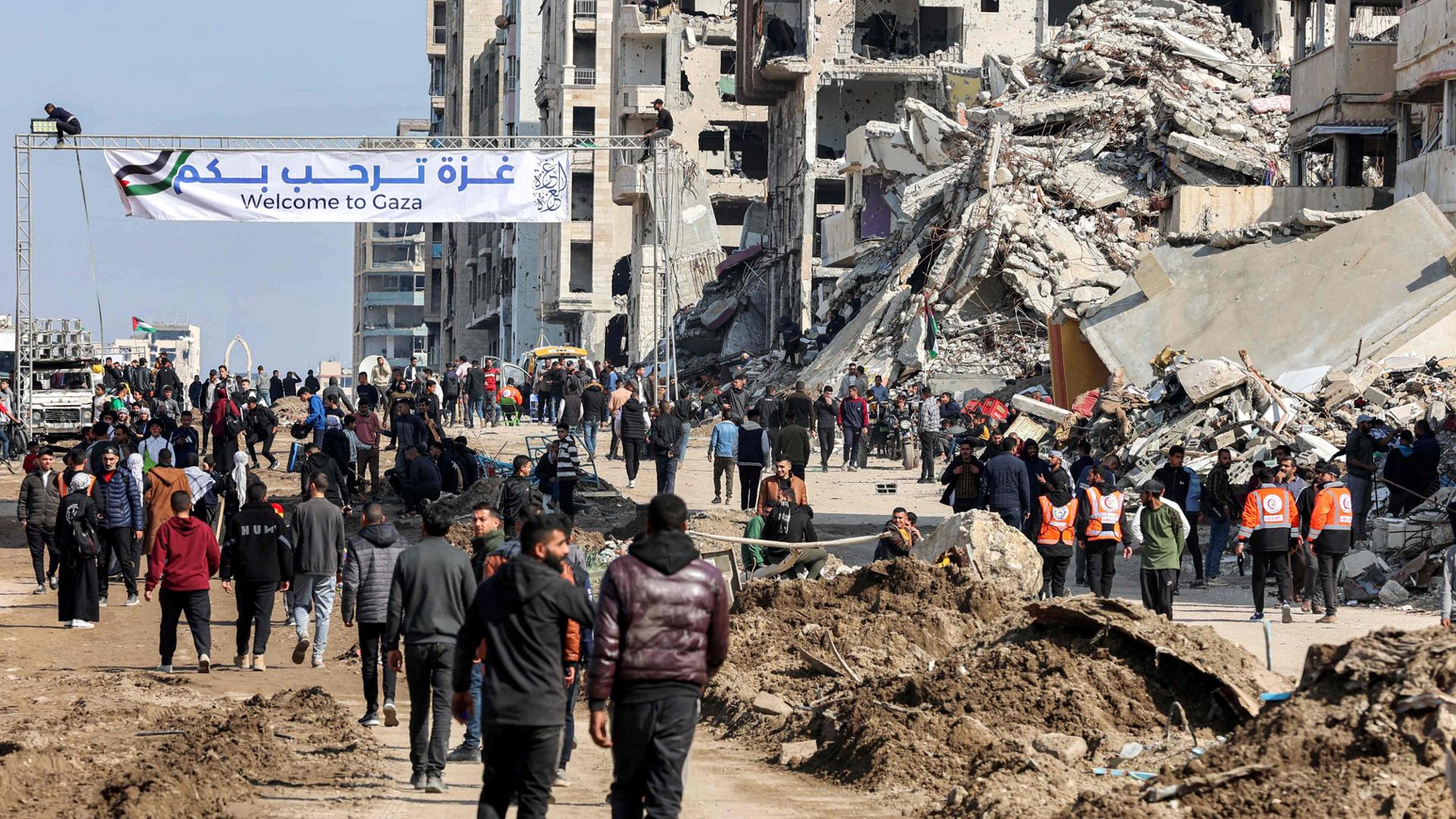 Gaza, il piano Trump: via i palestinesi per ripulire. L'ira di Hamas ...