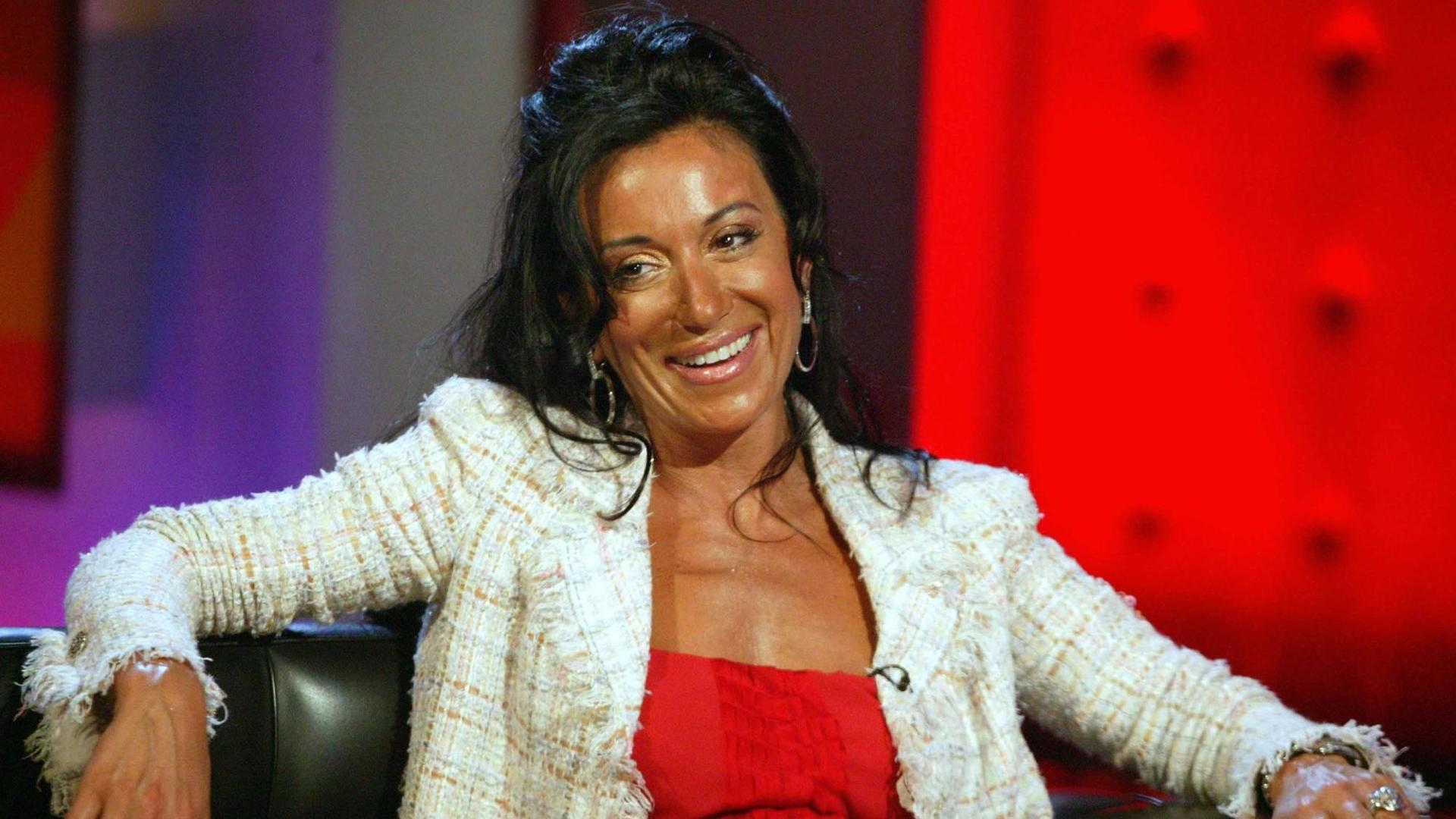 Nancy Dell'Olio denuncia Emiliano: "Io raggirata sul contratto" - La Stampa