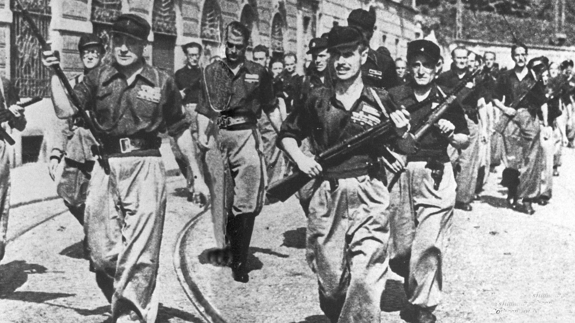 La feroce Resistenza prima del disastro finale - La Stampa