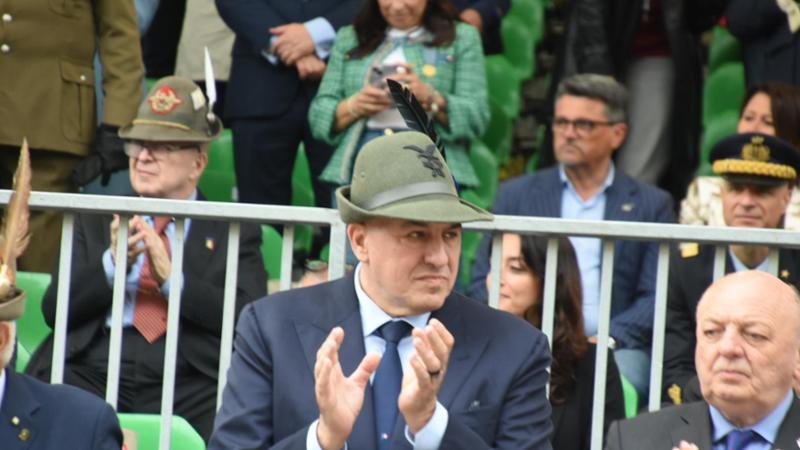 Biella, Crosetto sull’inno fascista cantato all’adunata nazionale ...