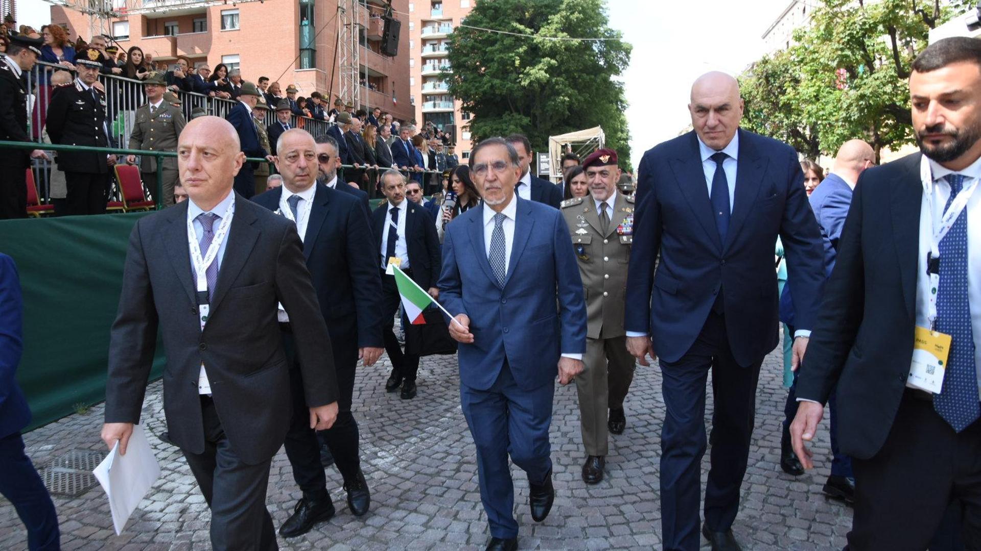 Biella, Crosetto sull’inno fascista cantato all’adunata nazionale ...
