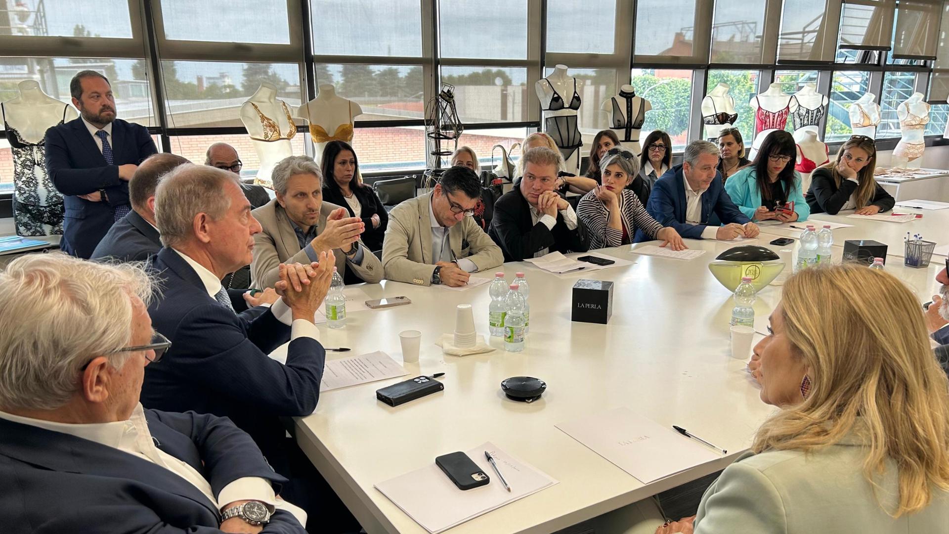 Urso, La Perla ha un investitore, è salva. Il made in Italy vince - La ...