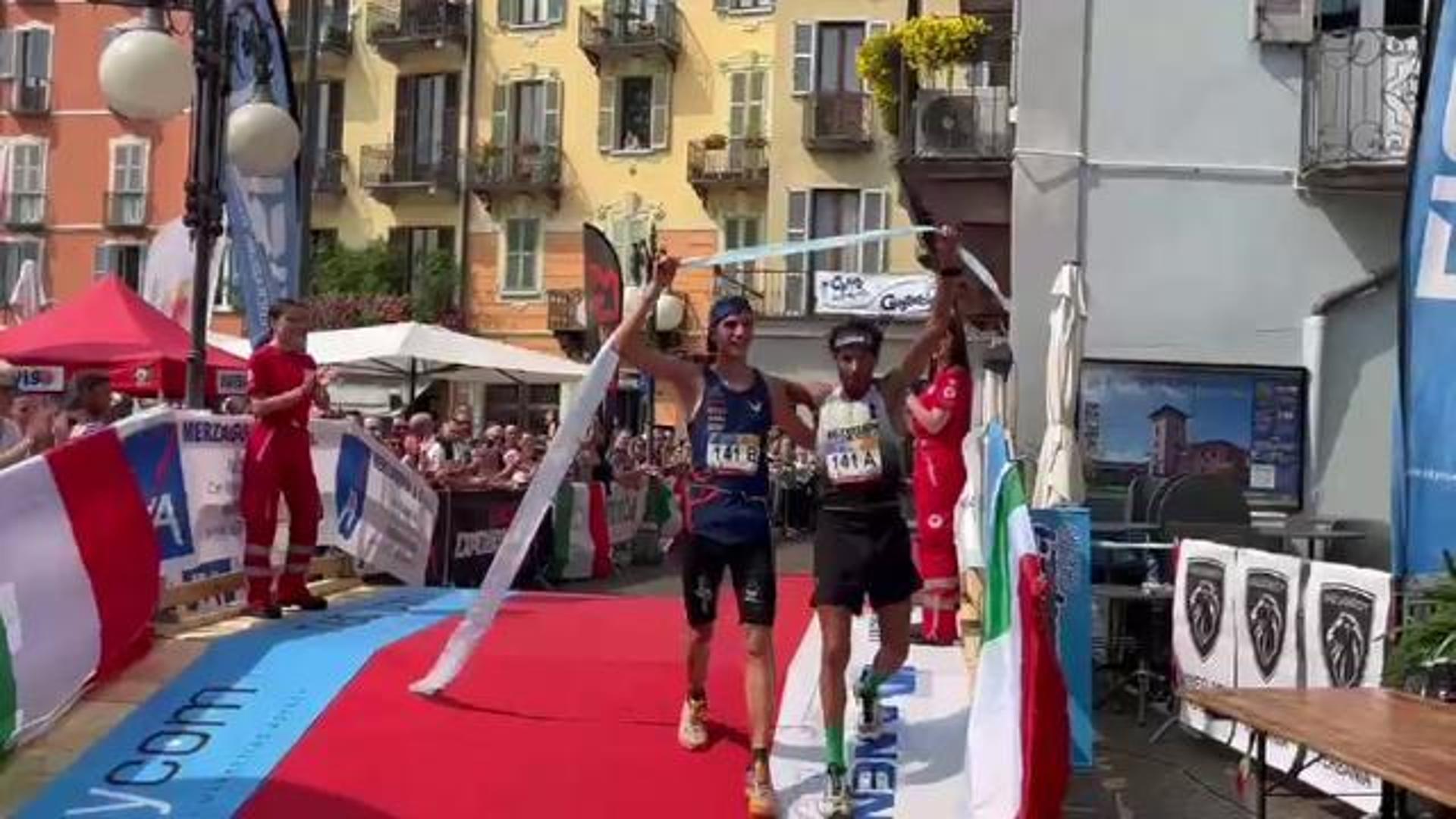 Maratona Valle Intrasca, l'arrivo in piazza a Intra dei vincitori ...