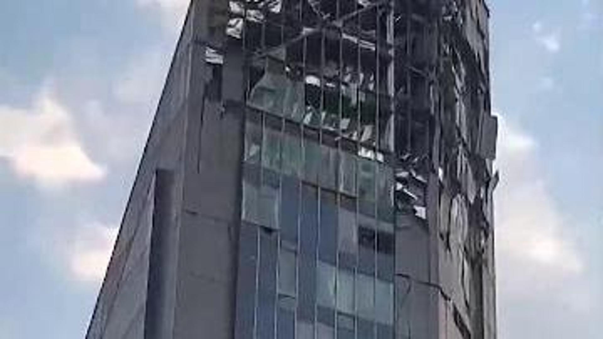 Israele attacca l'Iran, colpita la Torre di Vanak: nel grattacielo ...