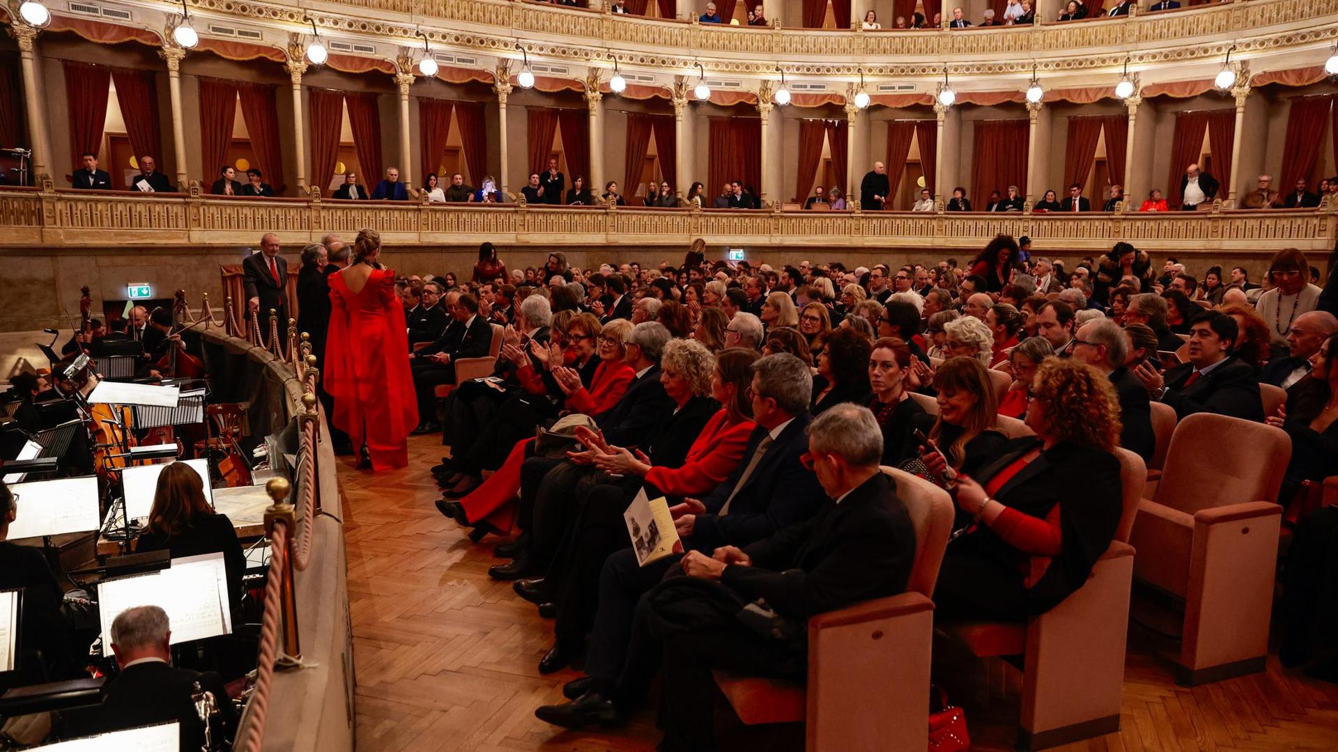 Teatro Coccia di Novara: più spettatori e incassi ma conti ancora in ...