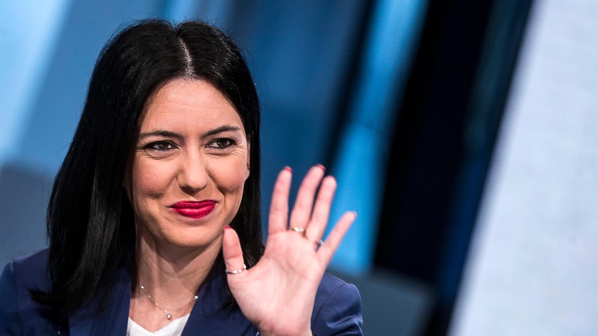 Lucia Azzolina: “Commenti sessisti su phica.eu, servono educazione e ...