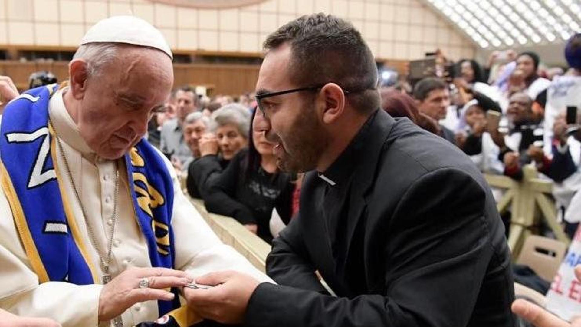 Don Peppe Logruosso, il rapper del Papa: “La musica è un ponte per chi ...
