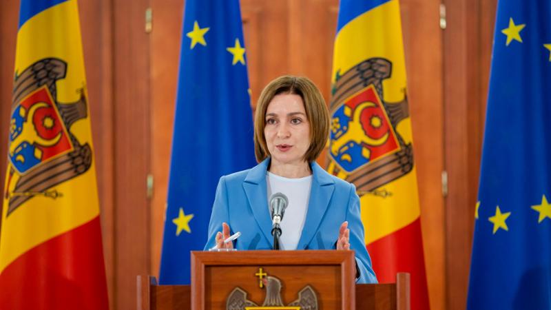 Chi è Maia Sandu, l'economista che sogna di portare la Moldavia in ...