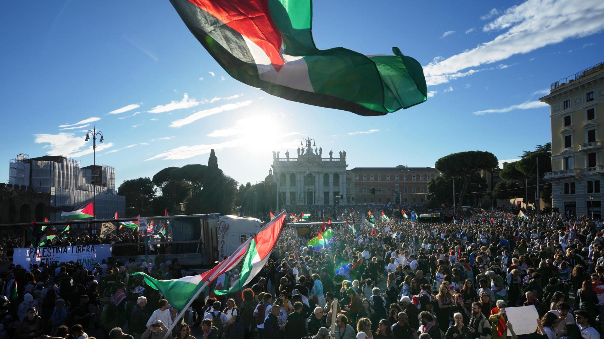 Le proteste e il ruolo del sindacato - La Stampa
