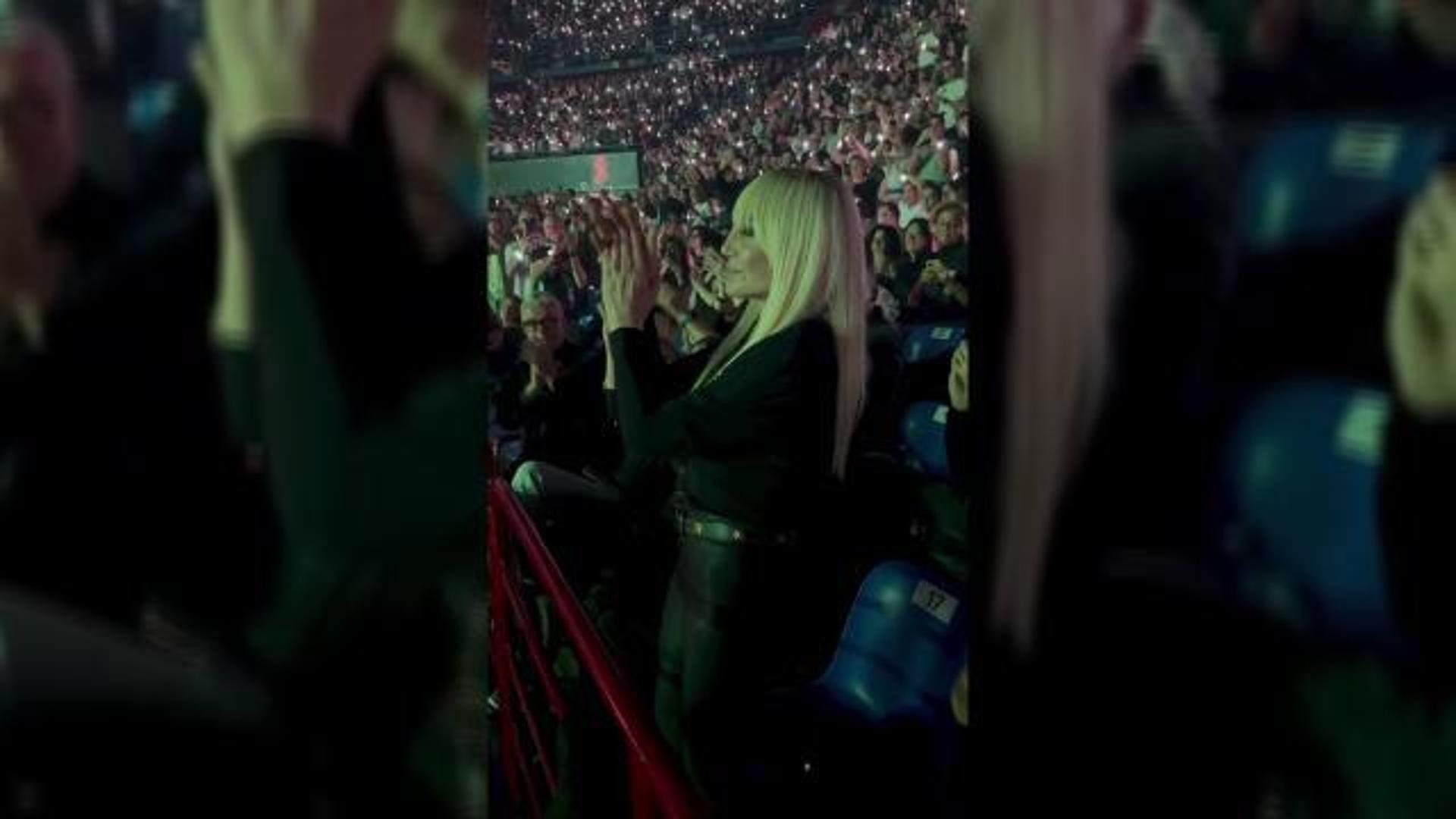 Lady Gaga ringrazia Donatella Versace. "Nei momenti bui molti non mi ...