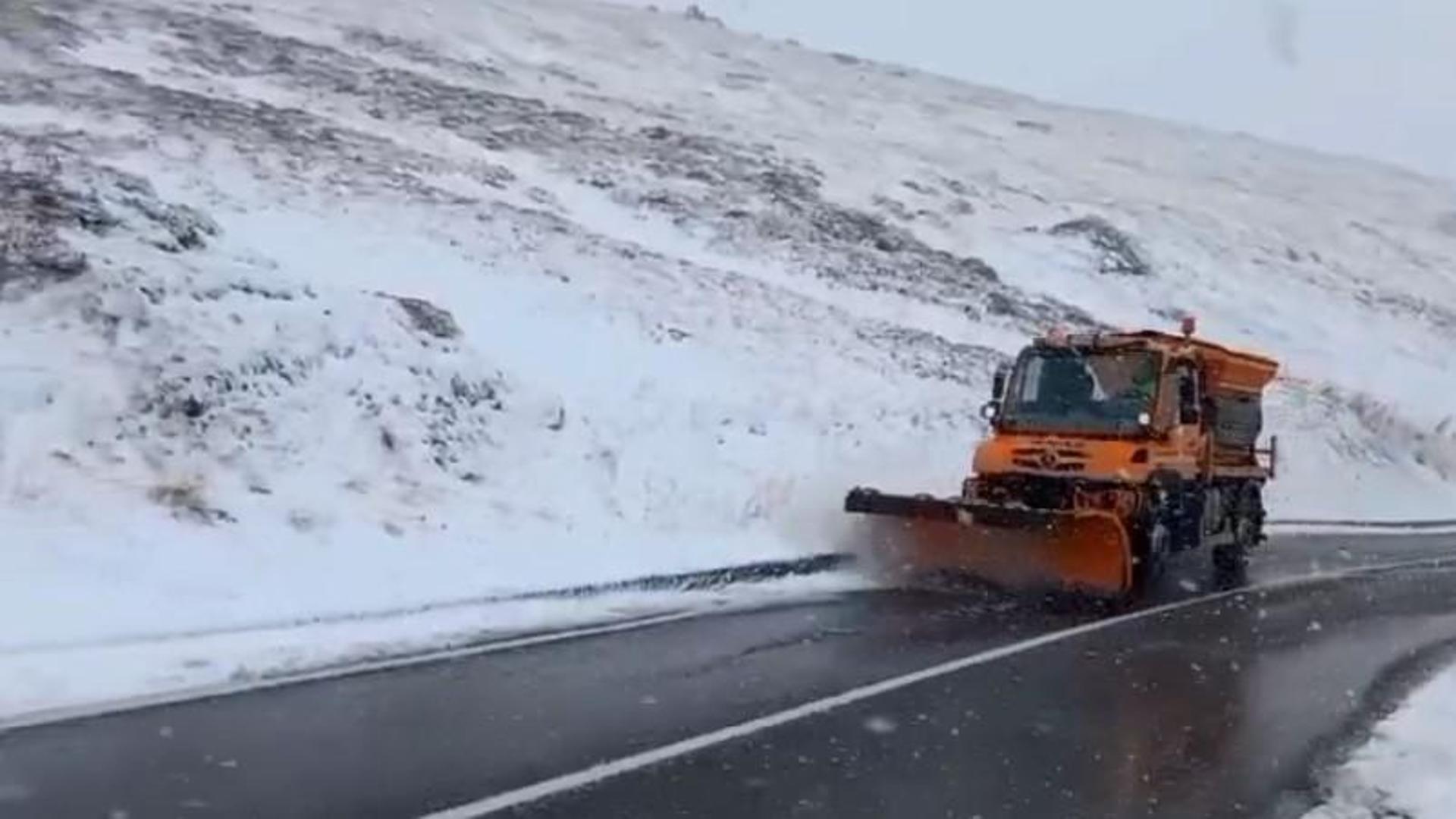 Previste nuove nevicate, chiude la strada per il Colle del Piccolo San ...