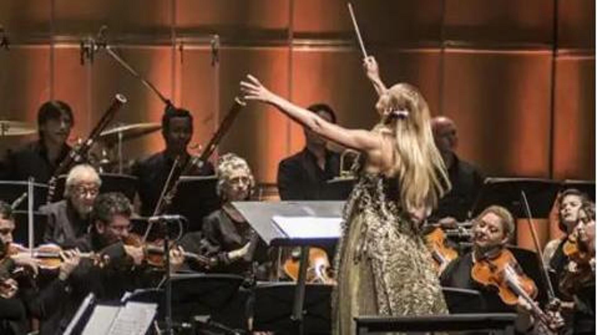 Beatrice Venezi al teatro Colòn per "Pressione del governo italiano ...