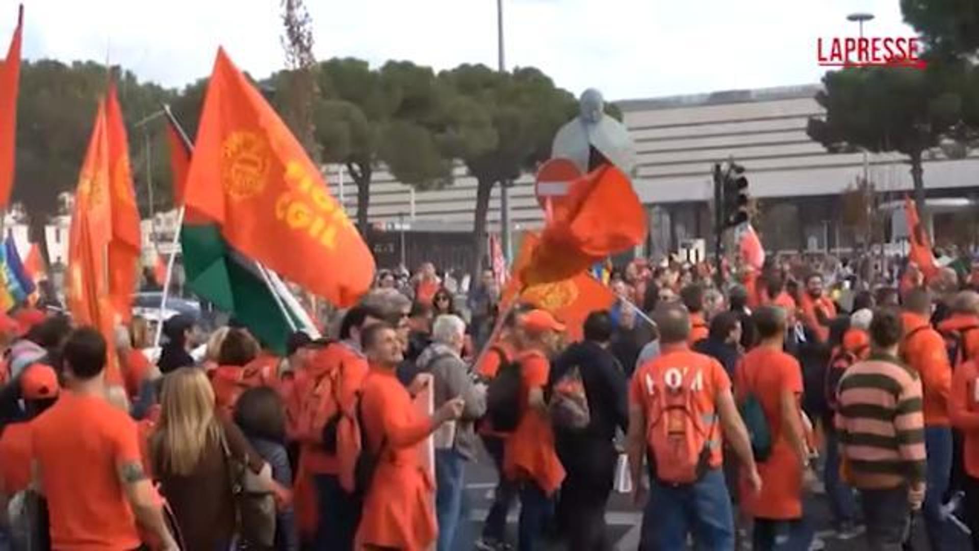 Fratoianni: "Scrivono la manovra con inchiostro simpatico, alla fine ...