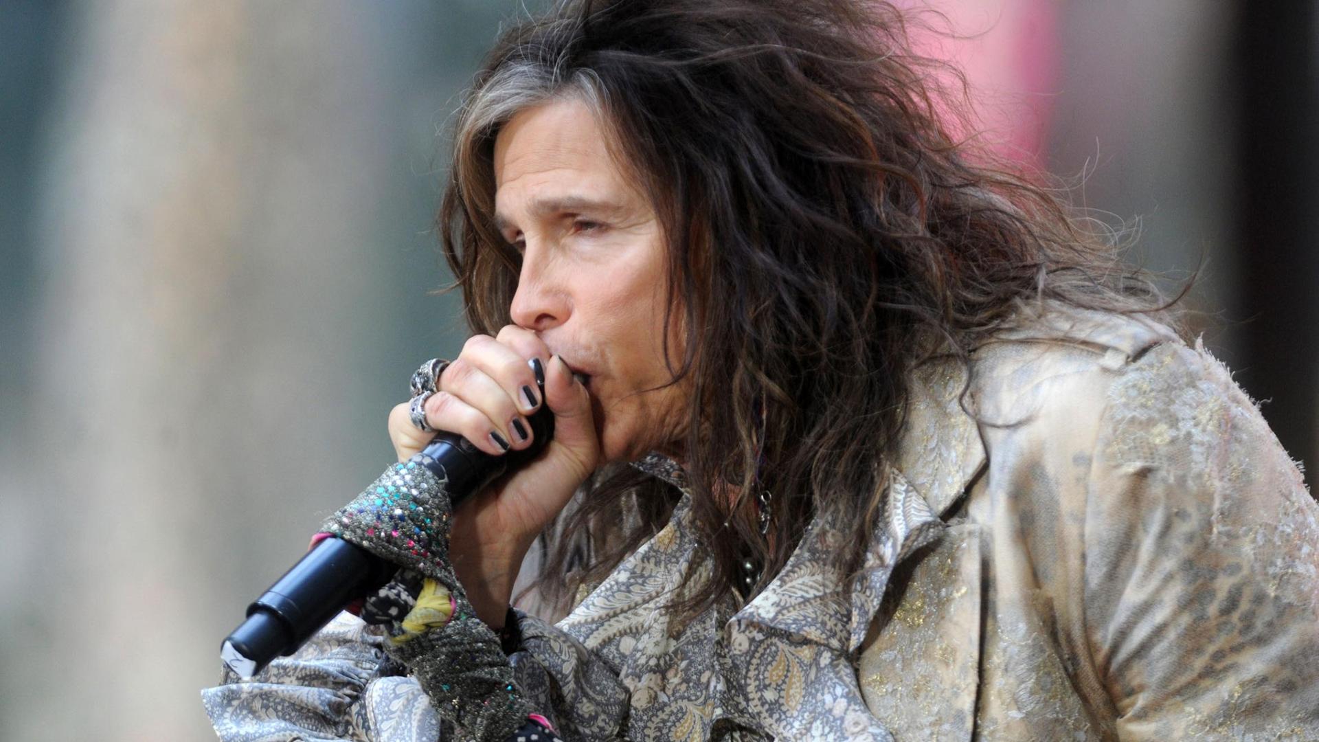 Steven Tyler diffida Cotronei: stop al museo del rock - La Stampa