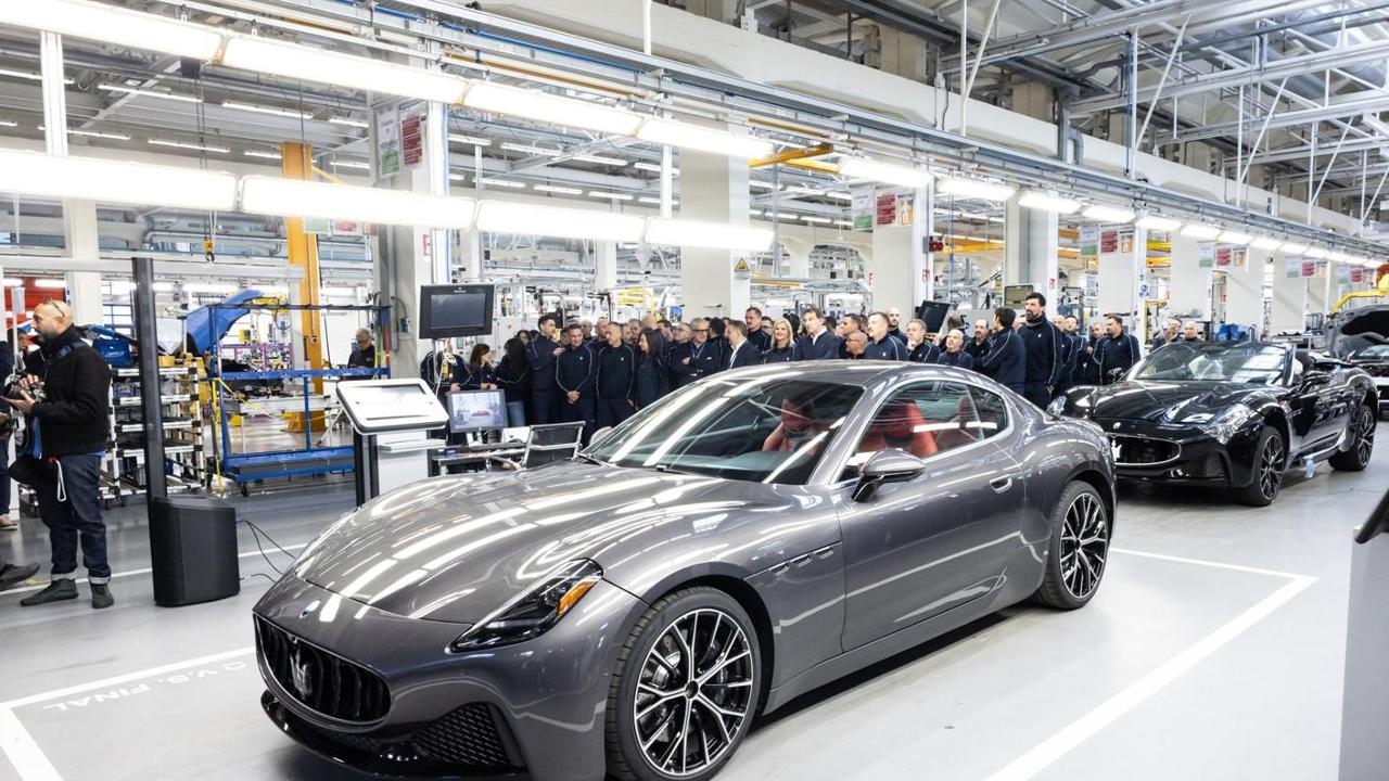Viaggio nella fabbrica Maserati, quella storica, quella del cuore ...