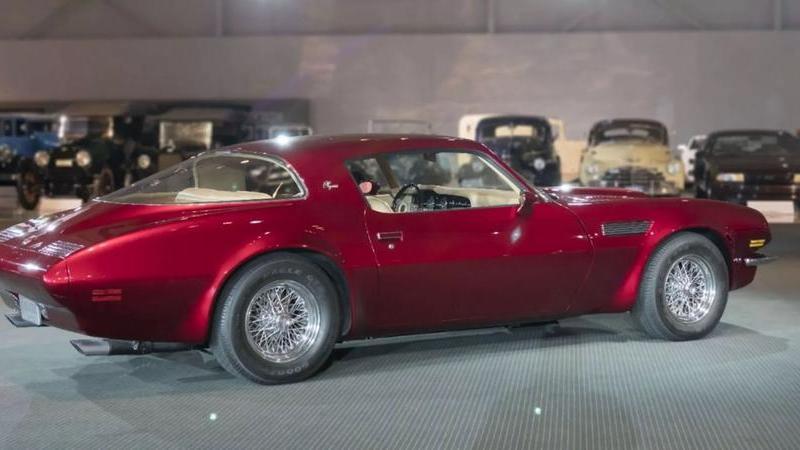 Quando la Pontiac Firebird venne motorizzata con un V12 Ferrari - La Stampa
