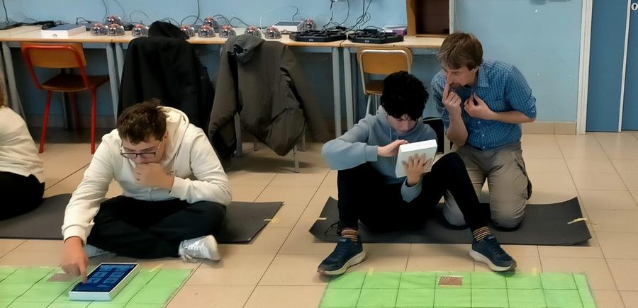 Giocare coi robot per gestire le emozioni: il progetto allo Sportello ...