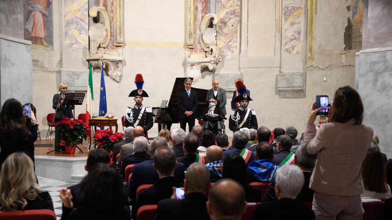 La consegna delle onorificenze in prefettura agli "eroi della ...