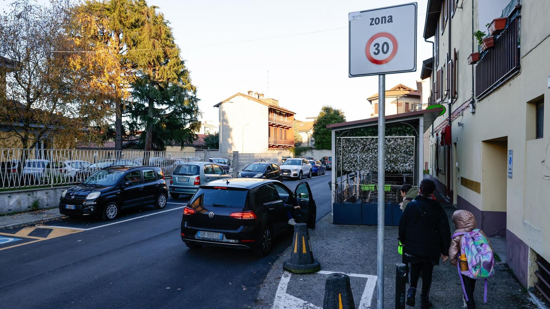 Galliate Zona 30 km rincari tariffe scontro arriva in Consiglio - La Stampa