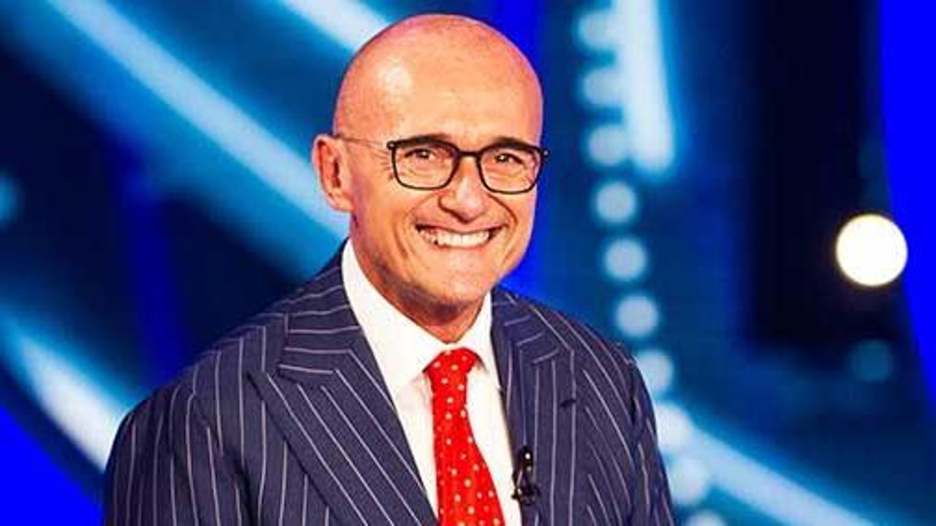 Signorini si autosospende da Mediaset dopo le accuse di Corona: “Contro ...