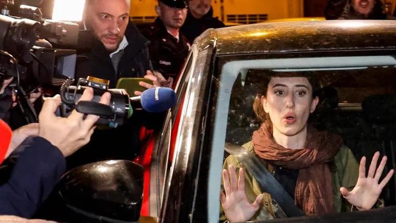 Cecilia Sala porta in scena l’Iran con Una notte a Teheran - La Stampa