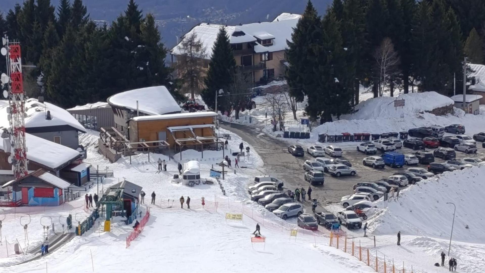 Mottarone, caos parcheggi e viabilità: l’appello dei Comuni - La Stampa