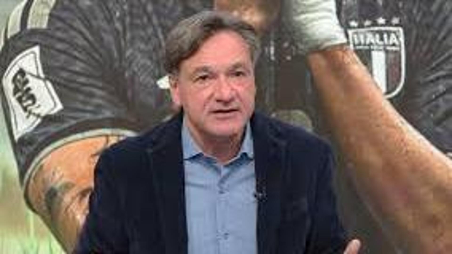 Calcio in tv: la polemica tra Fabio Caressa e Lele Adani - La Stampa