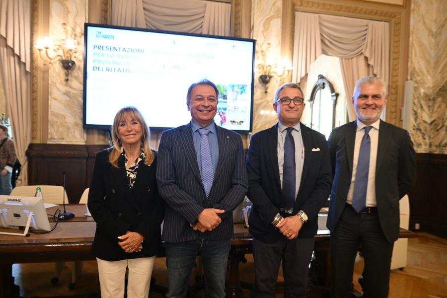 Dal Monviso alle colline Unesco la grande alleanza del turismo - La Stampa