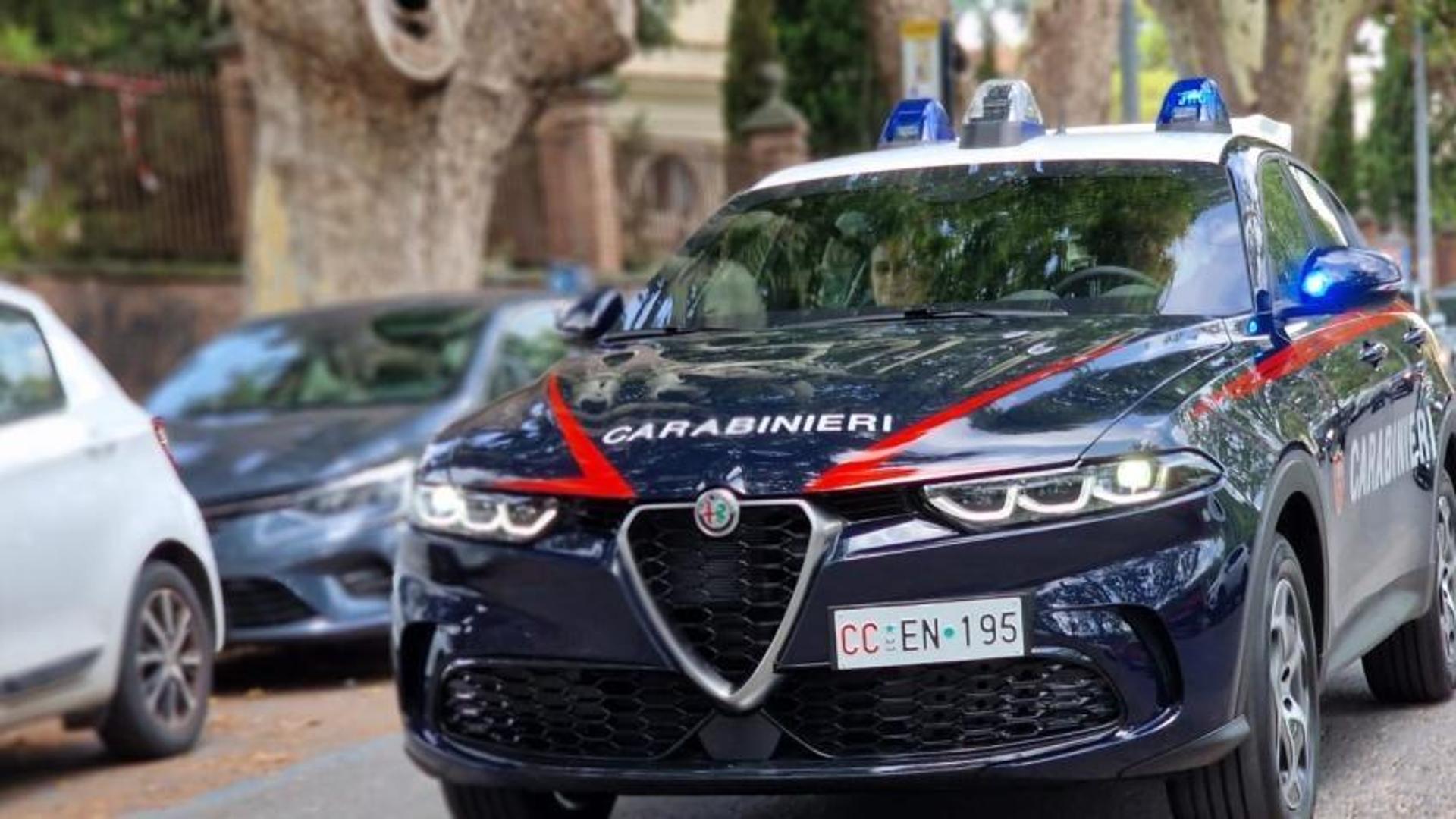Ubriaco picchia la moglie e la chiude in casa: arrestato - La Stampa